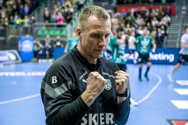 Skjern-cheftræner stopper til sommer