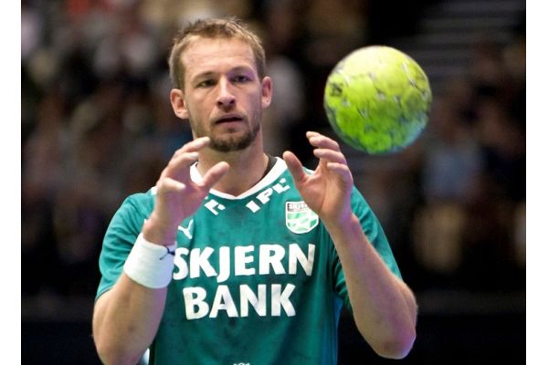 Skjern tager afsked med klubkoryfæ